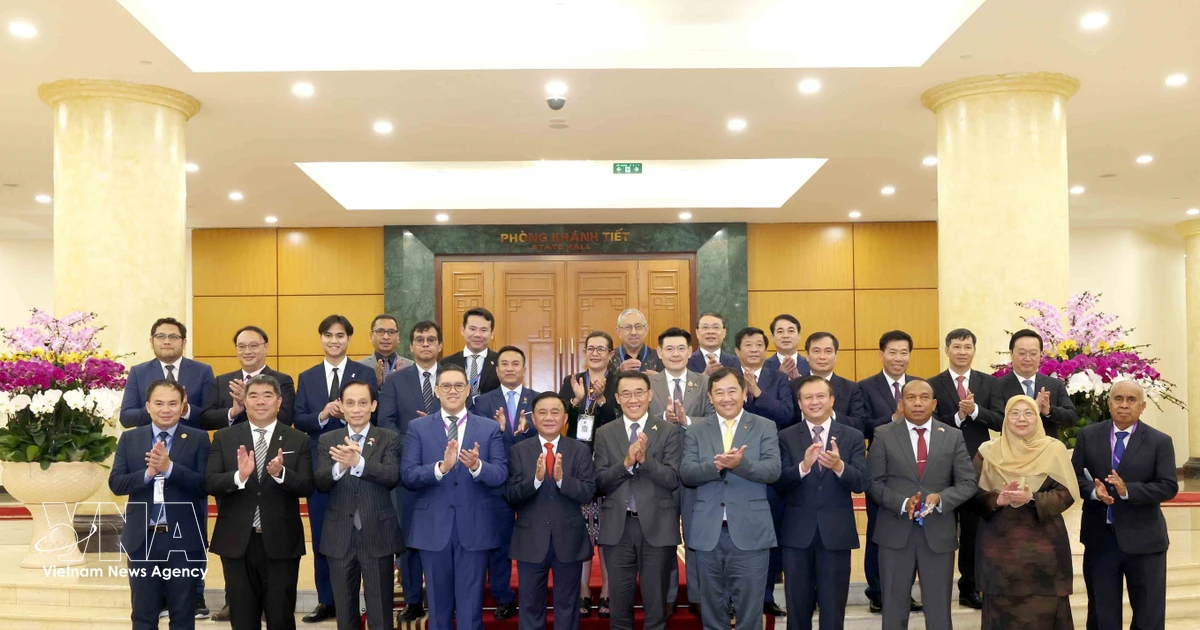 Vietnam impulsa diálogo de partidos para fortalecer la ASEAN