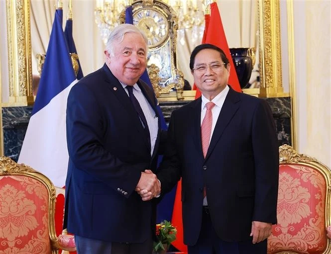 Pham Minh Chinh se reúne con el Presidente del Senado francés ...