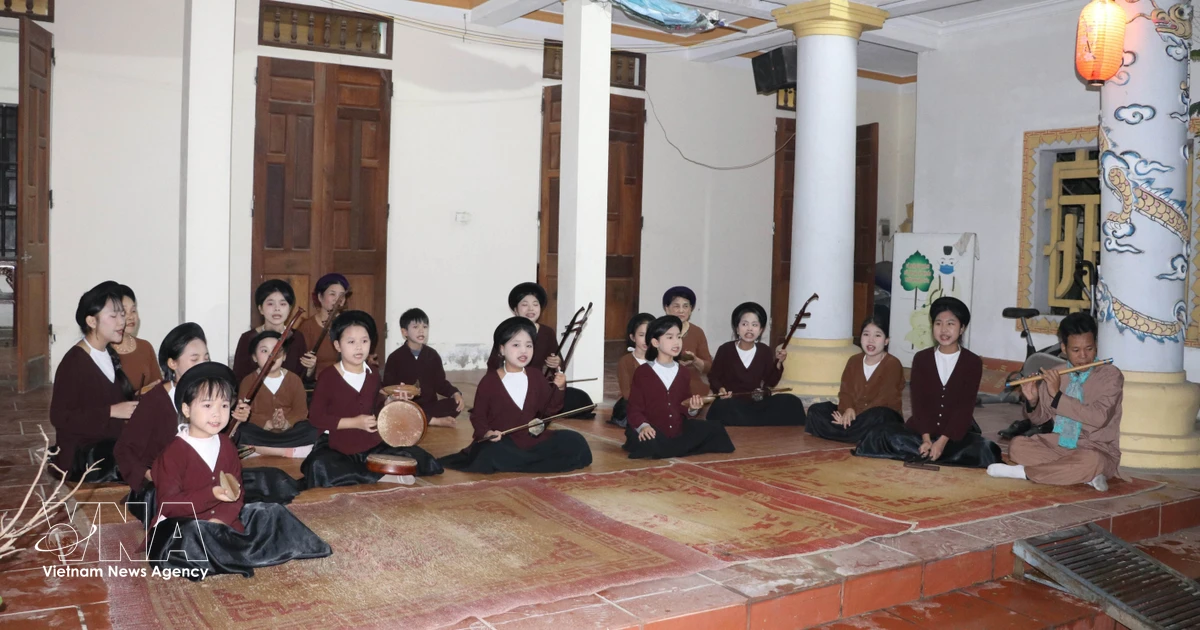 Provincia de Ninh Binh preserva y revitaliza el canto Xam tradicional