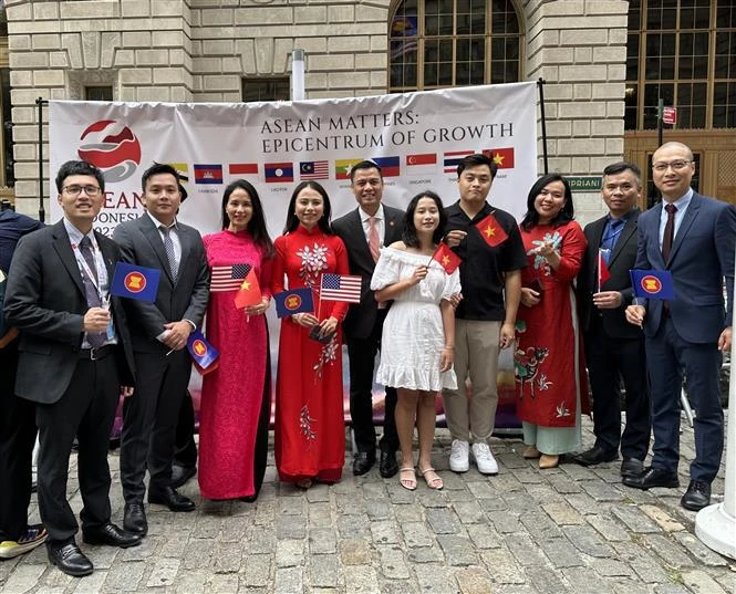 Celebran 56 años de fundación de ASEAN en varios países | Vietnam+ ...