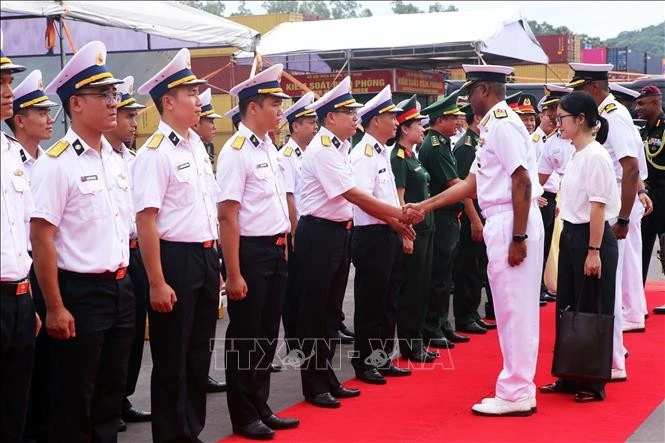 Buque de la Armada india visita ciudad vietnamita de Da Nang | Vietnam+ ...