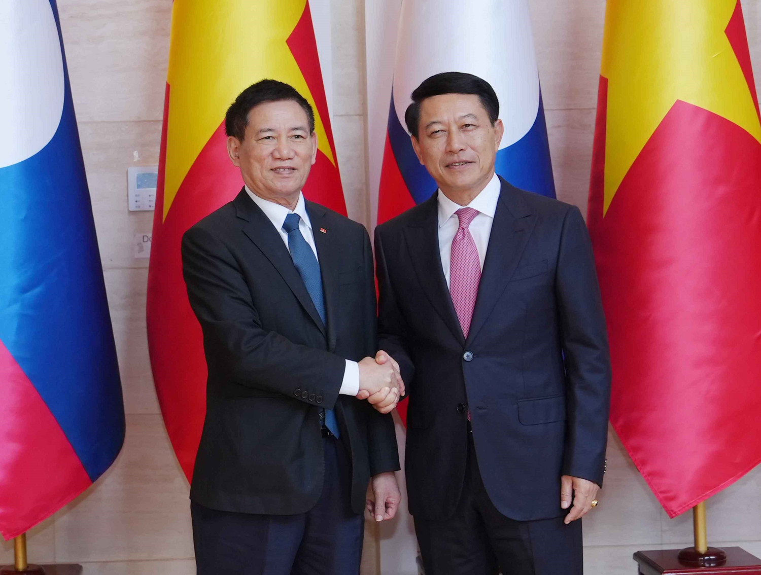 Vietnam y Laos fortalecen relación especial con crecimiento comercial ...