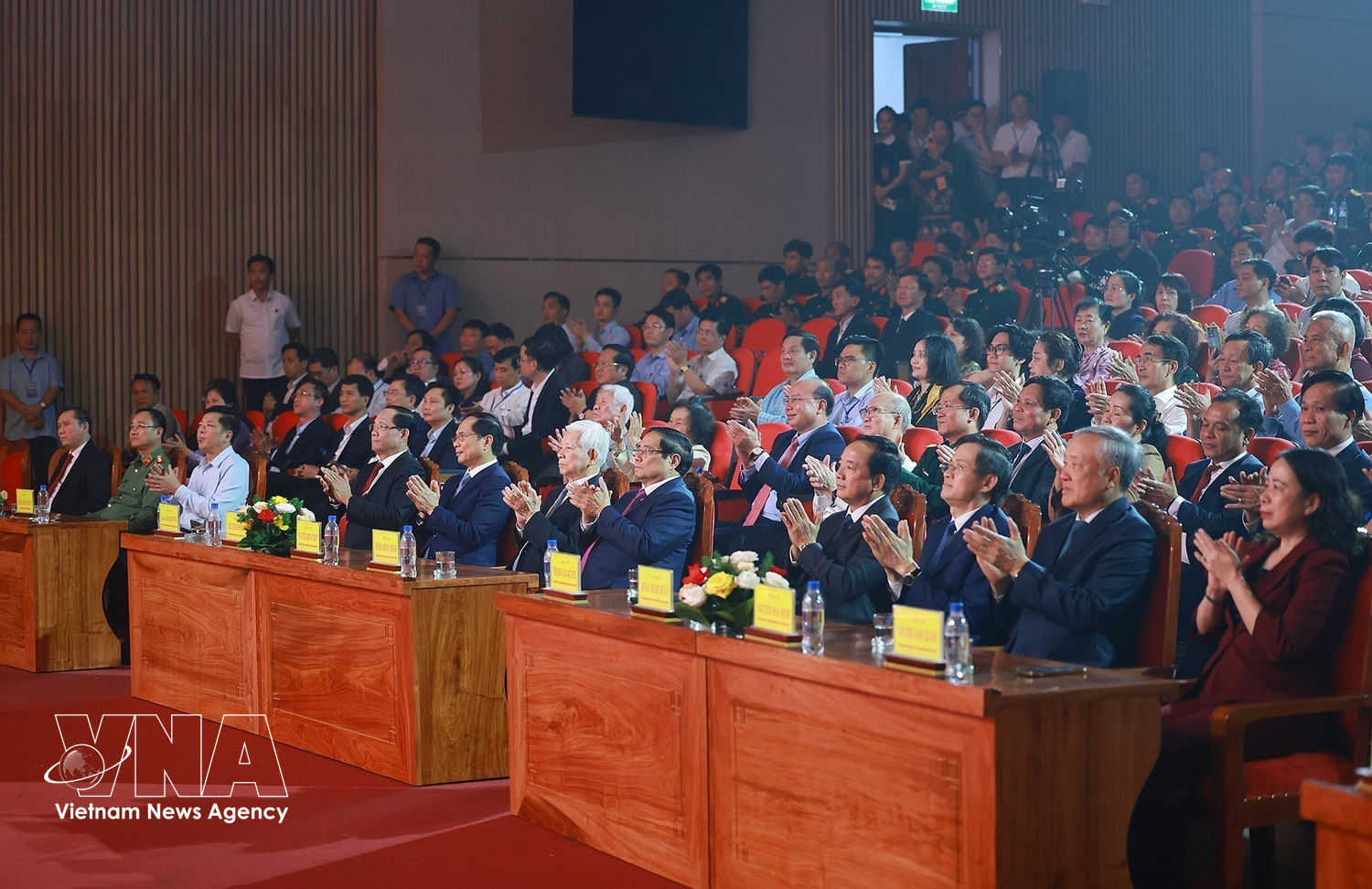 Homenaje a Pham Van Dong en su 120 aniversario en Quang Ngai | Vietnam+ ...